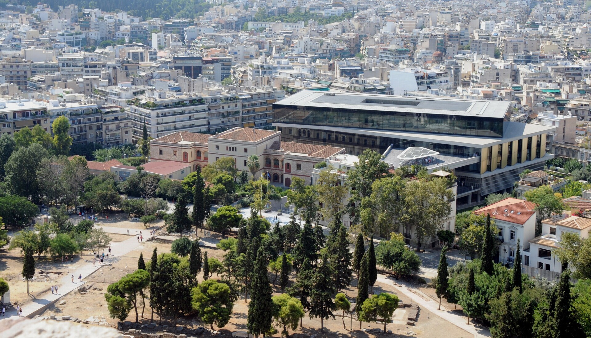 Ο κύριος Coco-Μat και το ξενοδοχείο που εμποδίζει τη θέα στην Ακρόπολη | LiFO